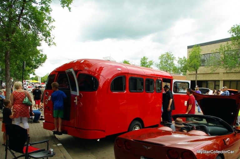 SEPTEMBER 2016: A RE-PURPOSED 1959 GMC SCHOOL BUS IS A BIG CROWD ...
