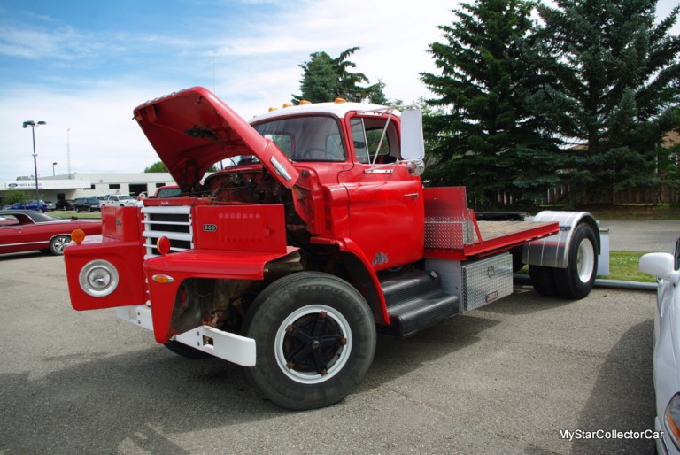 DECEMBER 2017: A 1973 DODGE C-600 BIG RIG DRAWS THE CROWDS AT A SHOW ...