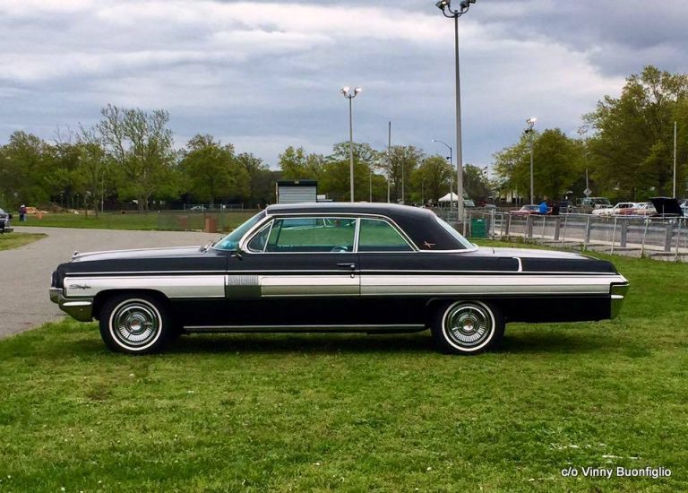 JUNE 2021: AN OUT-OF-THIS-WORLD 1962 OLDSMOBILE STARFIRE HAS THE RIGHT ...