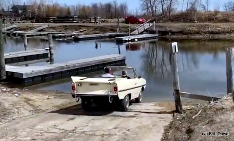 DECEMBER 2021: THIS 1961 AMPHICAR IS “THE BEST CAR ON THE WATER AND THE ...