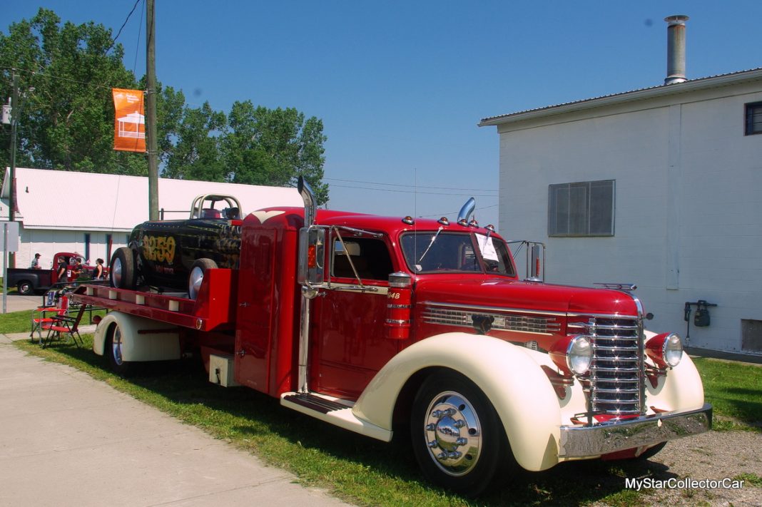 DECEMBER 2022: A CUSTOM 1948 DIAMOND T RAMP TRUCK AND A ’32 FORD ...