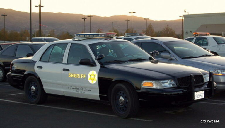 2011 CROWN VICTORIA POLICE CARS STILL IN ACTIVE SERVICE WITH THIS ...